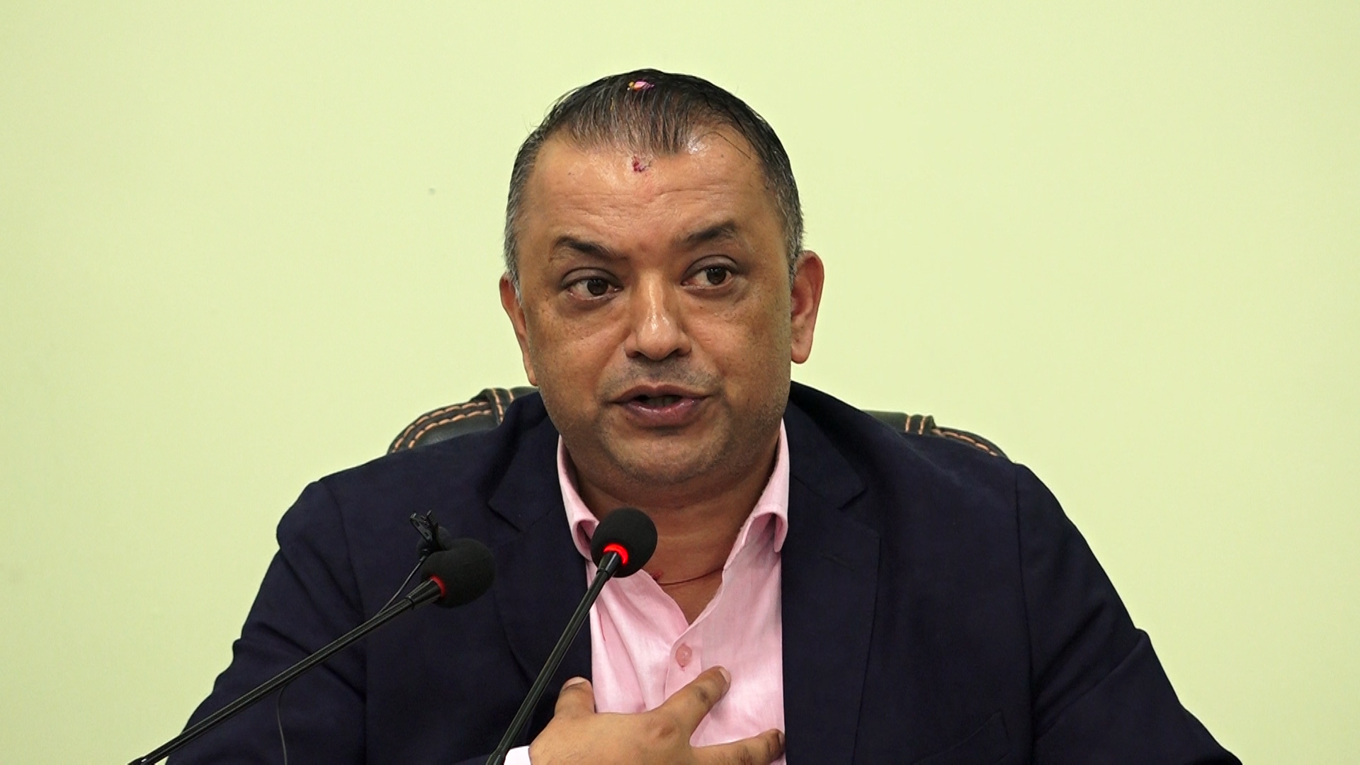 शरणार्थी प्रकरणमा गगन थापाको माग– घरको होस् कि बार्दलीको, कोही छुट्नु ...