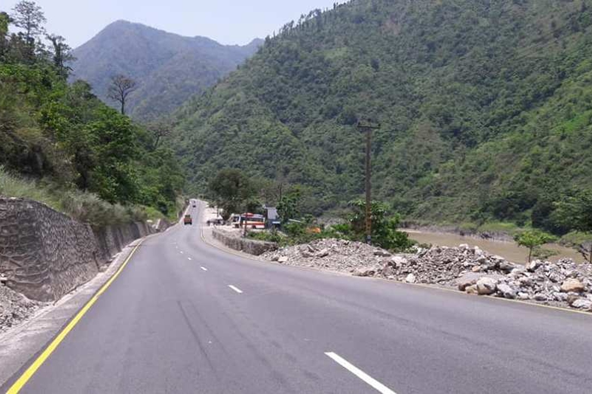 पृथ्वी राजमार्गको जामुने खैरेनी खण्ड एकतर्फी सञ्चालन