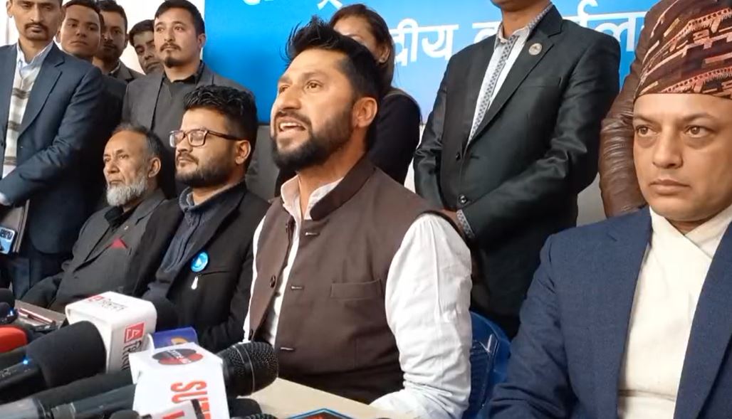 नेपाली राहदानी लिएको हो, दुरुपयोग गरेको छैन : रवि लामिछाने